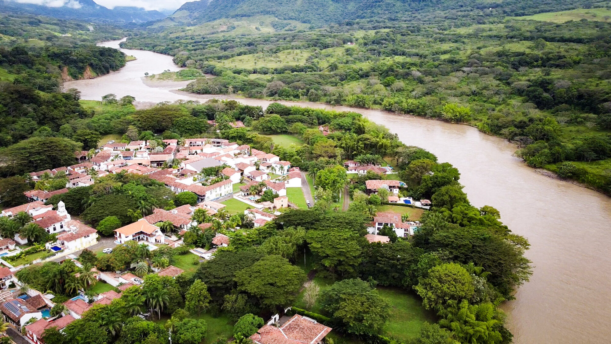 El Pueblo Privado Más Bonito de Colombia: Cauca Viejo - Latinos Travel